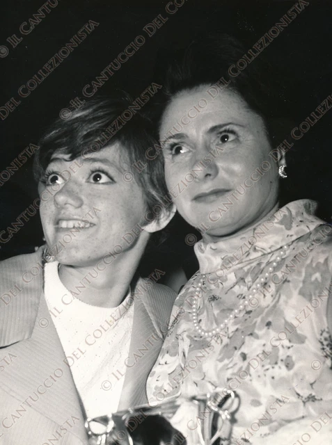 1967C RITA PAVONE cantante attrice con sua madre Maria vintage ...