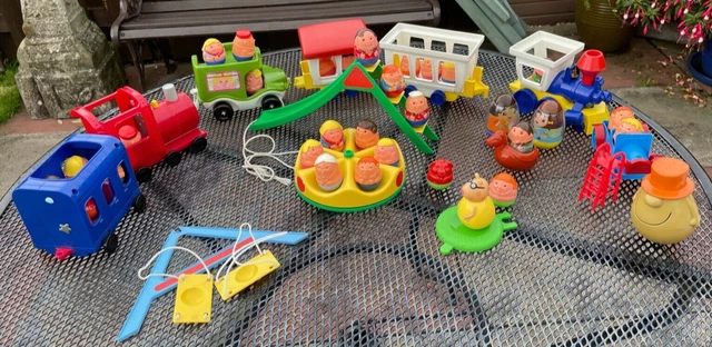 VINTAGE BUNDLE AIRFIX 1970s Weebles with weebles train bus toys good ...