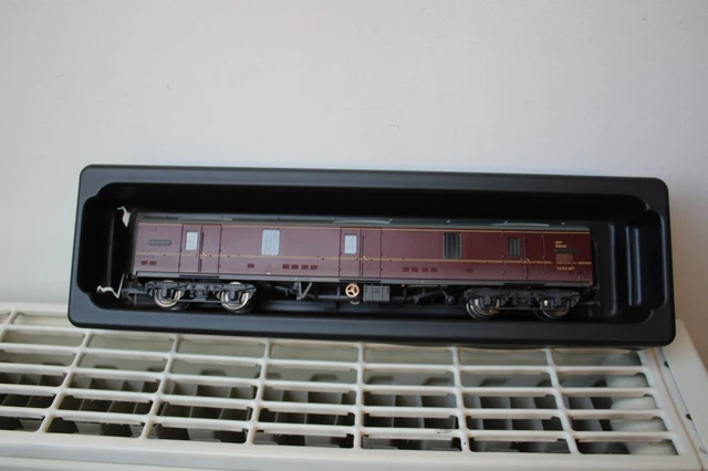 BACHMANN 39-271C PARCEL van weathered £21.50 - PicClick UK