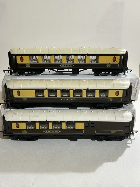 00 GAUGE TRIANG Pullman Coaches x 3 - Anne - Jane - Car 79 - R228/R328 ...