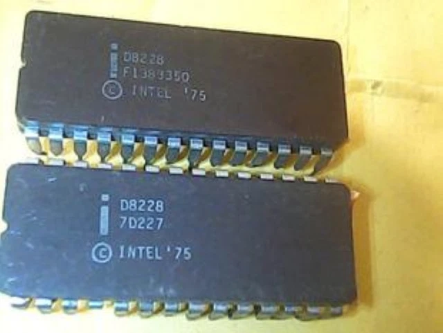 INTEL D8228 DIP System Controller and Bus Driver for 8080A EUR 9,10 ...