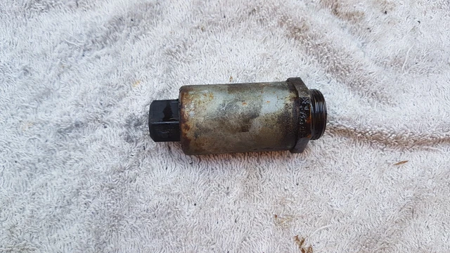 BMW E38 E39 E46 E53 E60 E65 E83 E85 Engine Vanos Oil Solenoid Valve EUR 17,22 - PicClick IT