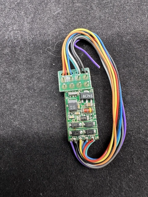 HORNBY R8249 DCC Loco Train Decoder 4 Function 8 Pin. Digital Chip. £11 ...
