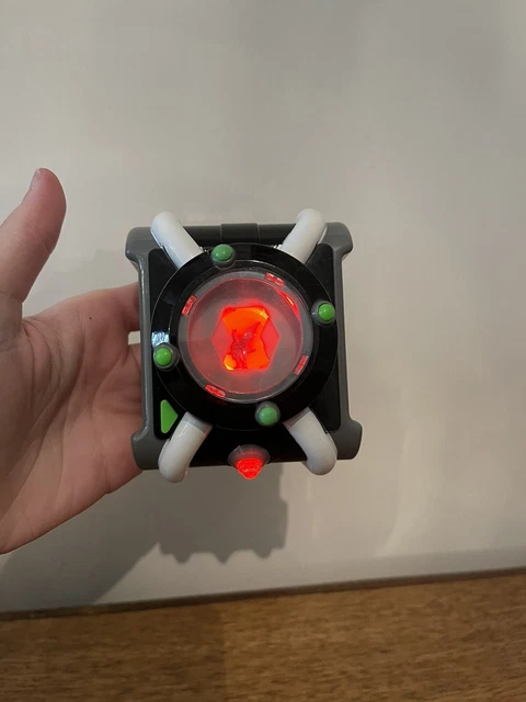 BEN 10 ULTIMATE Omnitrix Deluxe FX Watch Lights Alien Force Toy Bandai ...