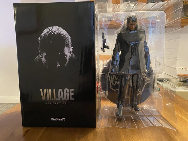RESIDENT EVIL 8 Village Collector's Chris Redfield Statue Figure ...