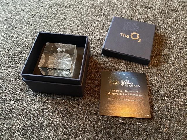 THE O2 ARENA 10th Anniversary Memorabilia 3D Crystal - Ed Sheeran 130/ ...