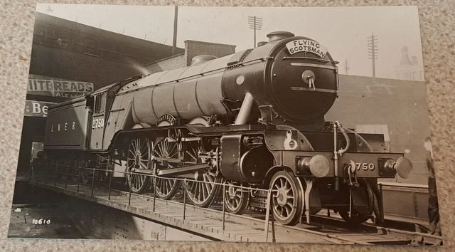 LNER GRESLEY A1 4-6-2 Loco 2750 Papyrus 13x8cm Loco. Publishing Photo ...