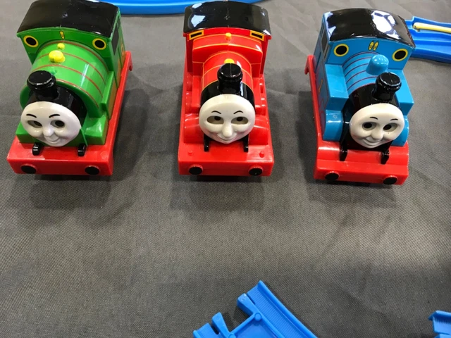 TOMY - THOMAS The Tank Engine And Friends Pull Back N Go Train Track ...