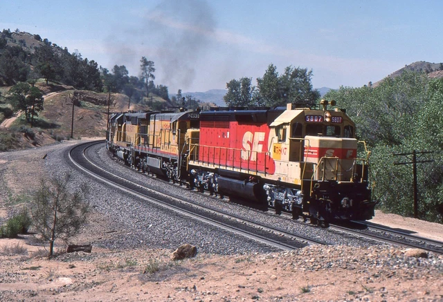 ORIGINAL SLIDE-SANTA FE SD45-2 #5807 & Train In Action/ Tehachapi,CA ...