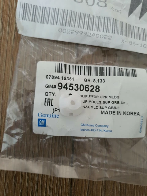 GENUINE GM 94530629 - Molding Retainer Clip - Hood, Fender £9.99 ...