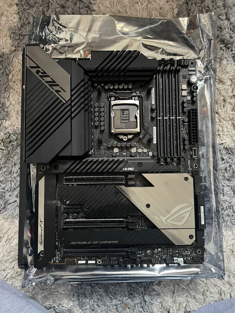 ASUS ROG MAXIMUS XIII HERO INTEL Z590 LGA1200 Support 11th Gen/10th ...