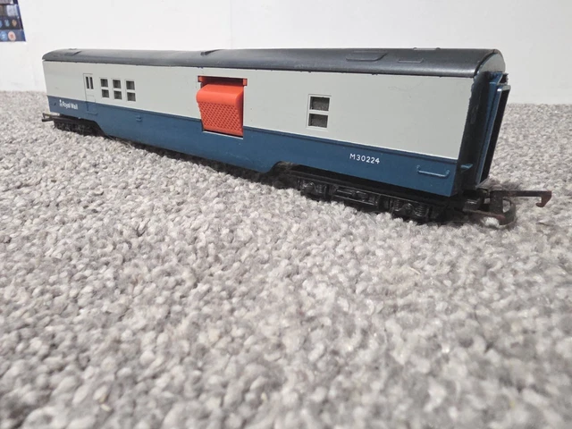 HORNBY ROYAL MAIL coach R401 OO Gauge BR Blue/Grey Operating M30224 £10 ...