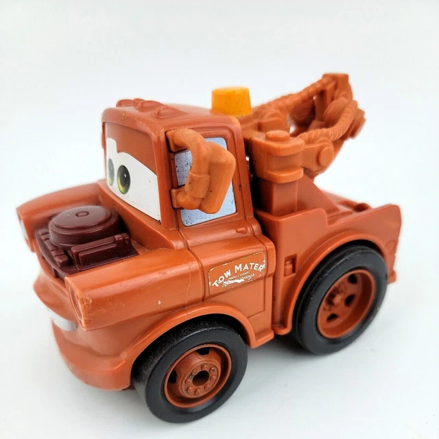 DISNEY PIXAR CARS 2 Tow Mater Shake N Go Tow Truck Talking Mattel 2010 ...