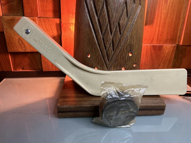 VINTAGE 1970’S PHIL ESPOSITO NO.49 HOCKEY PUCK MIP & MYLEC STREET ...
