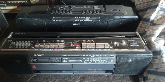 RADIO SONY CFS W40IL + Sony CFS W304 EUR 5,00 - PicClick IT