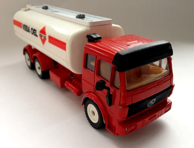 SIKU 2524 - Mercedes-Benz camion - wagon à mazout - modèle publicitaire ...