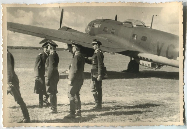 WWII ARCHIVE PHOTO: LUFTWAFFE OFFICERS & HEINKEL He 111 AIRCRAFT ON ...