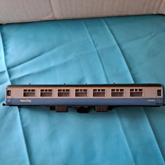 HO GAUGE MODEL Railway Lima Intercity Coach W13493 needs bogies ...