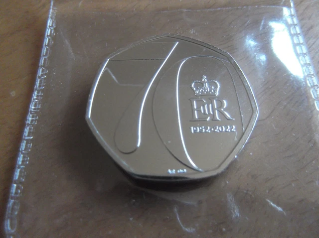 50P 2022 QUEEN'S Platinum Jubilee 70 Years Rarer BU Portrait Coin £12. ...