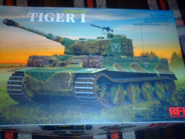 RYEFIELD MODEL 1/35 Scale Wwii German Heavy Tank Tiger I Late Prod W ...