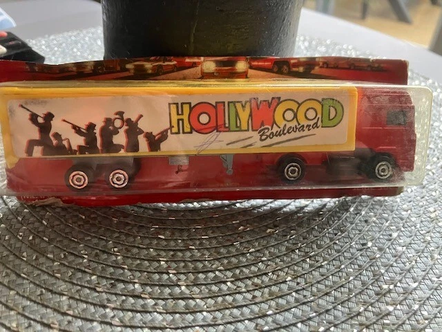 VOLVO + REMORQUE Hollywood Boulevard Majorette, cod 340, échelle 1/100 ...