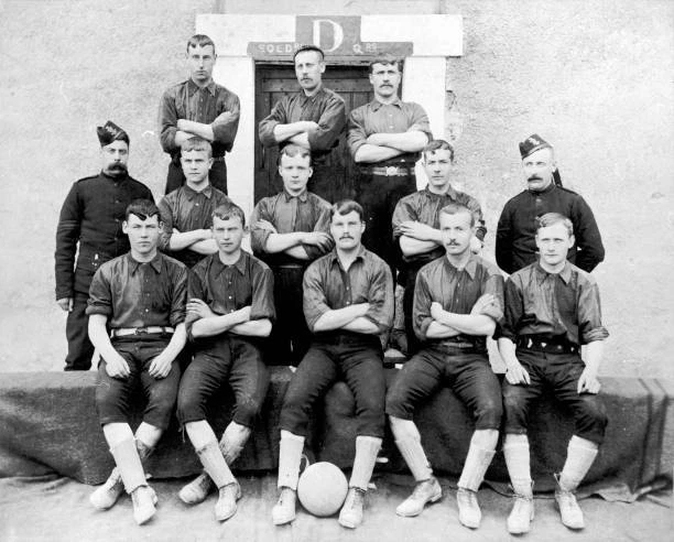 CIRCA 1900 THE Royal Irish Rifles Football Team Ireland Old Photo EUR 6 ...
