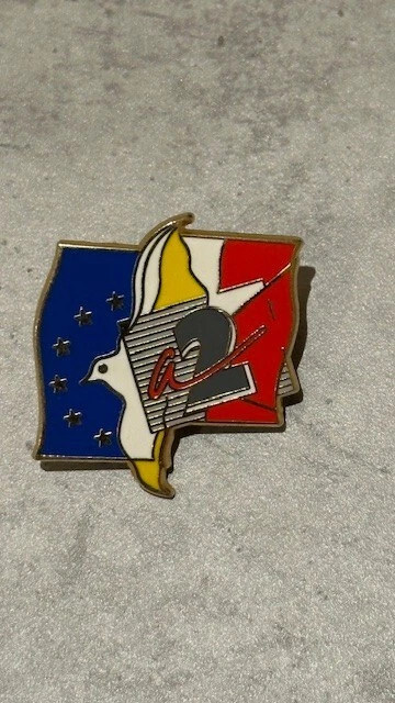 PIN'S TV A2 Oiseau double attaches Arthus Bertrand EUR 15,00 - PicClick FR