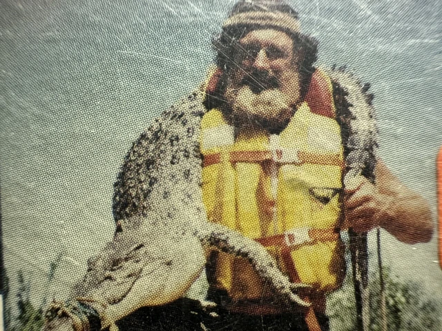 CATCHING CROCS VHS Rare Simitar Malcolm Douglas Australian Crocodile ...