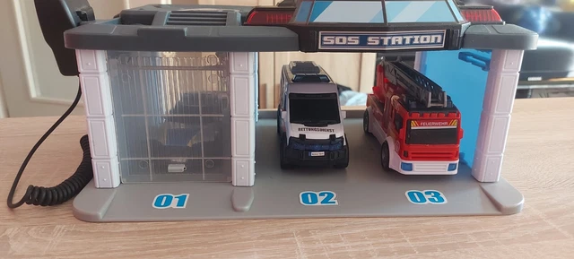 DICKIE TOYS SOS Rettungsstation mit Polizei, Feuerwehr und Krankenwagen ...