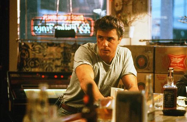 WILLIAM PETERSEN HOLDS Debra Feuer In A Scene 1985 Movie OLD PHOTO EUR ...