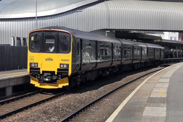 B187 35MM SLIDE GWR Class 150 150002 @ Newport (2) £3.54 - PicClick UK
