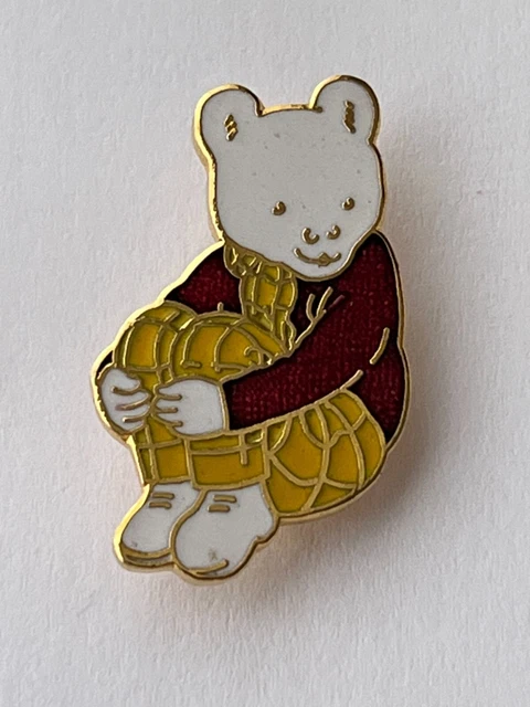 RUPERT BEAR BADGE * RUPERT HUGGING KNEES * 29 mm (c) Express NPS EUR 6 ...