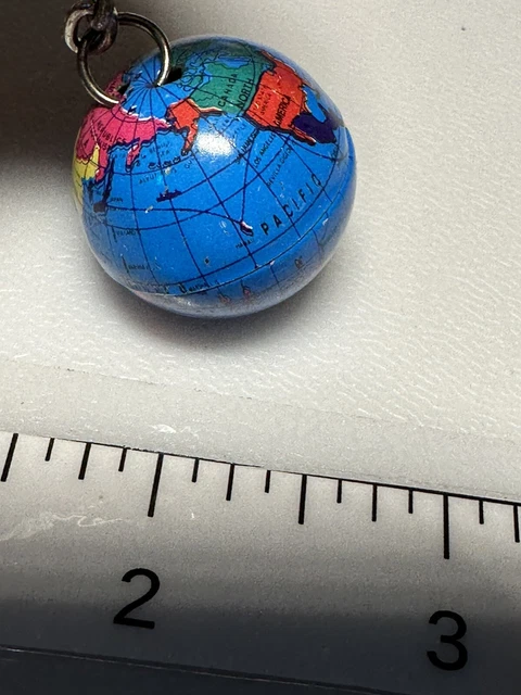 VINTAGE GLOBE EARTH Map Countries Oceans Planet World Keychain Key Ring ...
