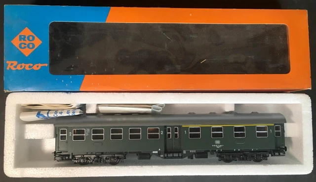 ROCO 4252S. 1ST & 2nd 'Composite' car. Centre doors. DB HO SCALE 'NEW ...