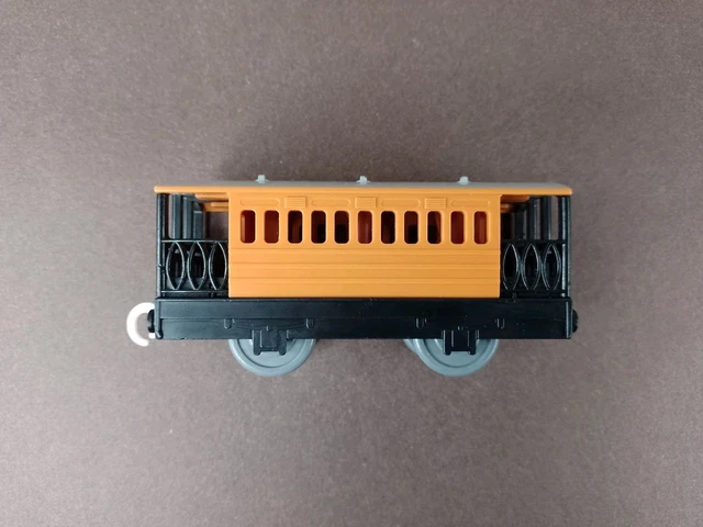HENRIETTA - TOMY Trackmaster - Thomas And Friends £6.99 - PicClick UK