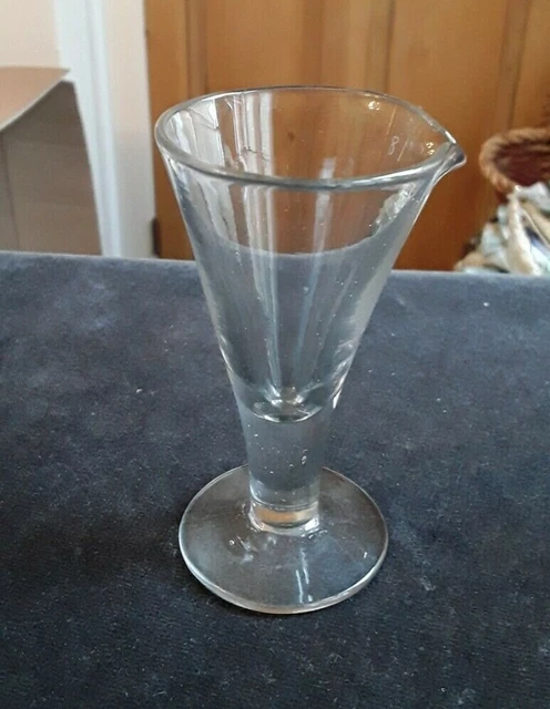ANTIQUE/VINTAGE GLASS APOTHECARY/CHEMISTRY Lab Measuring Pitcher/Beaker ...