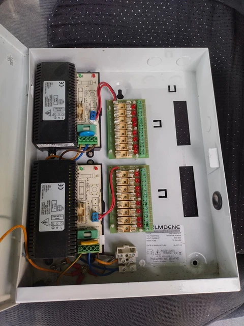 ELMDENE VRS128000-16-T 12V d.c. Switch Mode PSU 8Amp - 16 x Fused ...