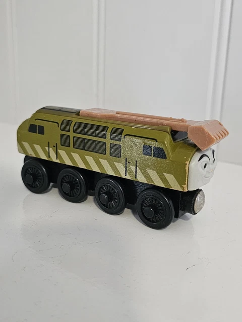 THOMAS TANK ENGINE & Friends Wooden Train Diesel 10 LEARNING CURVE ...