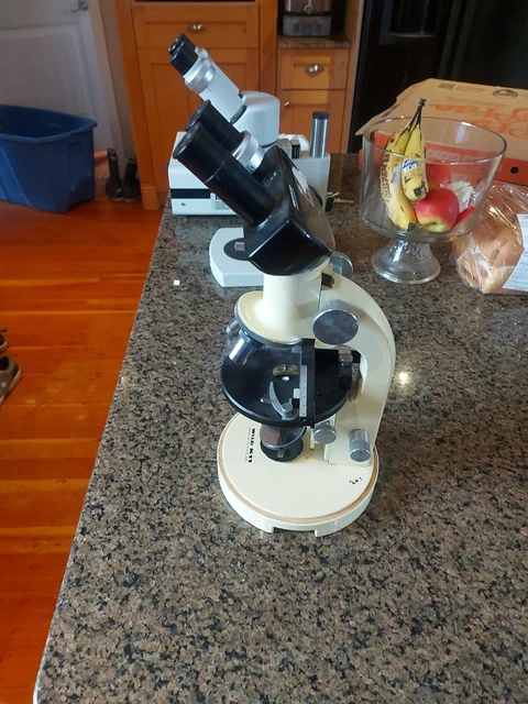 WILD HEERBRUGG M11 Microscope w/ 3 Objectives 10x, 40x, HI 100x, 2 ...