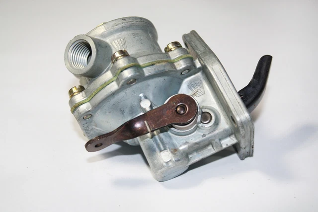 PIERBURG MEMBRANPUMPE KRAFTSTOFFPUMPE 7.15252.51 - Deutz, Fendt, Claas ...