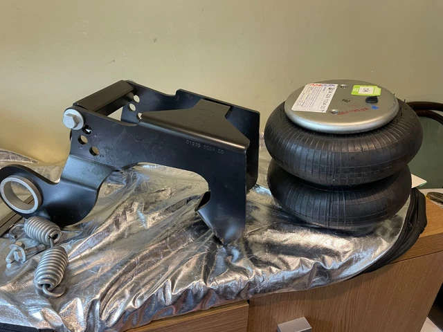 LIFT AIR SPRING SAF holland 4229100400 + frame 01239005900 £99.99 ...