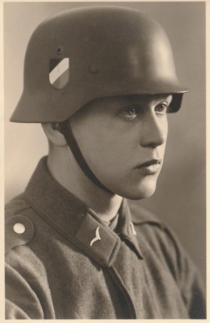 WW2 FOTO STAHLHELM Uniform Wehrmacht Soldat Jung Postkarte Portrait ...