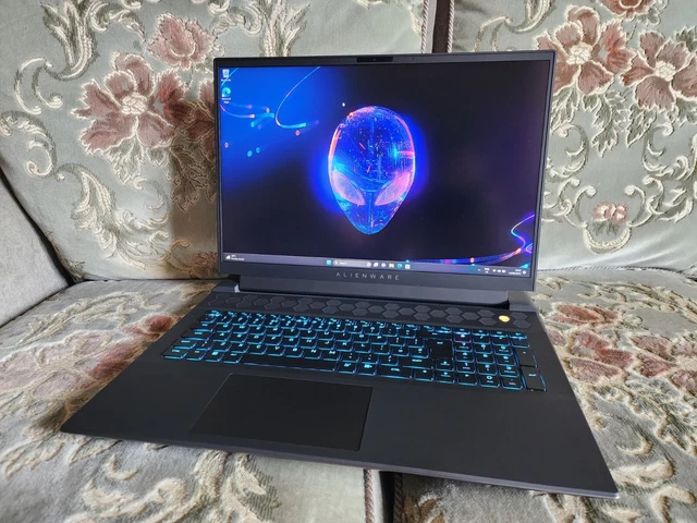 ALIENWARE M18 R1 i9 13900HX RTX 4090 64GB 4.5TB QHD 165Hz Upgraded ...