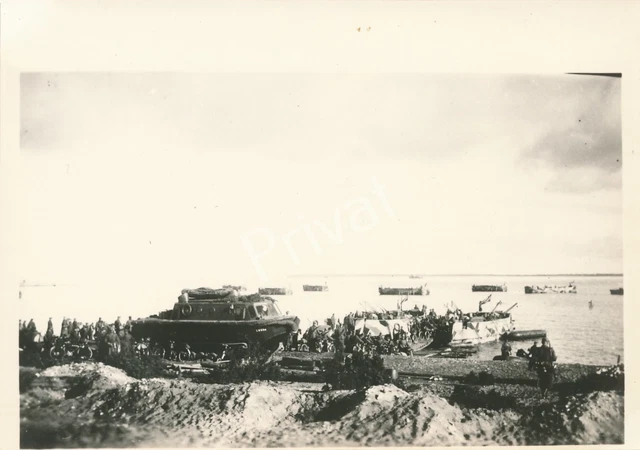 FOTO KRIEGSMARINE BOOTE Kompanie 777 verladen Landungstruppen ...
