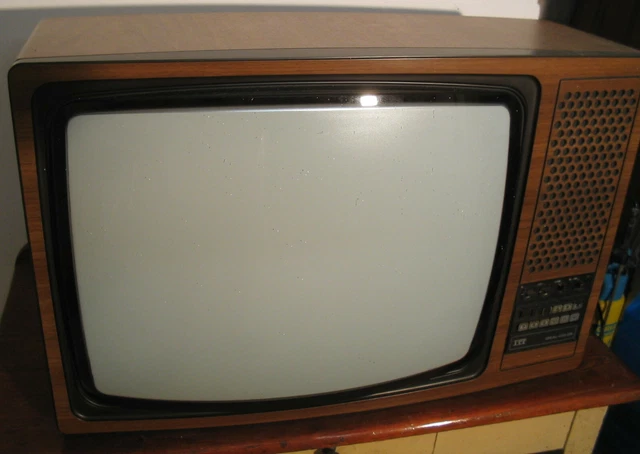 ITT IDEAL COLOR TV von 1978 (Defekt) EUR 1,00 - PicClick DE
