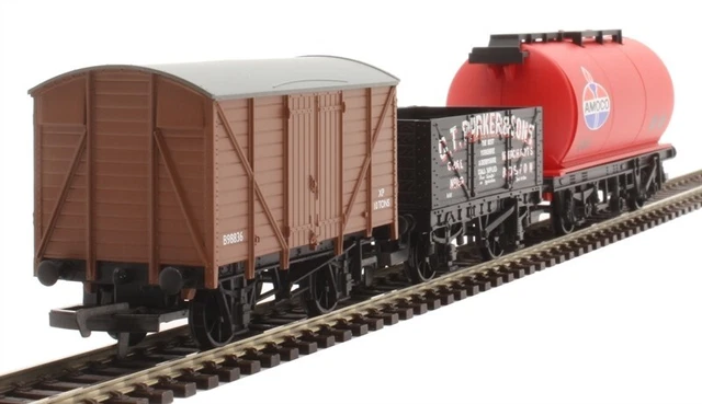 HORNBY R60048 OO Gauge Triple Wagon Pack - Mixed Wagons with Box Van ...