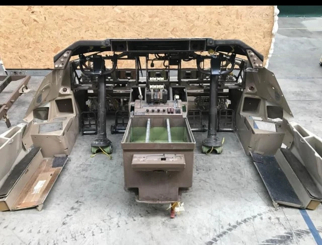 BOEING 747- 400 Cockpit Parts Job Lot £11,999.00 - PicClick UK