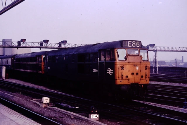 BRITISH RAIL BR Diesel Loco D5599 Railway Slide Ref 2677 £2.50 ...