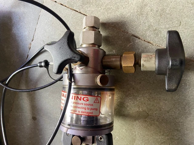 POMPE À MAIN hydraulique d'étalonnage de pression LR-Cal LPP 700 10000 PSI... EUR 1.271,26 ...