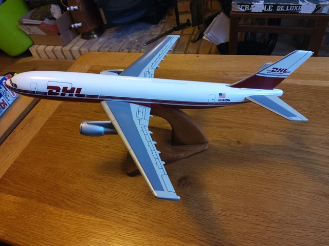 DHL WORLDWIDE EXPRESS Wooden Model Airbus A320 Vintage Old Livery ...